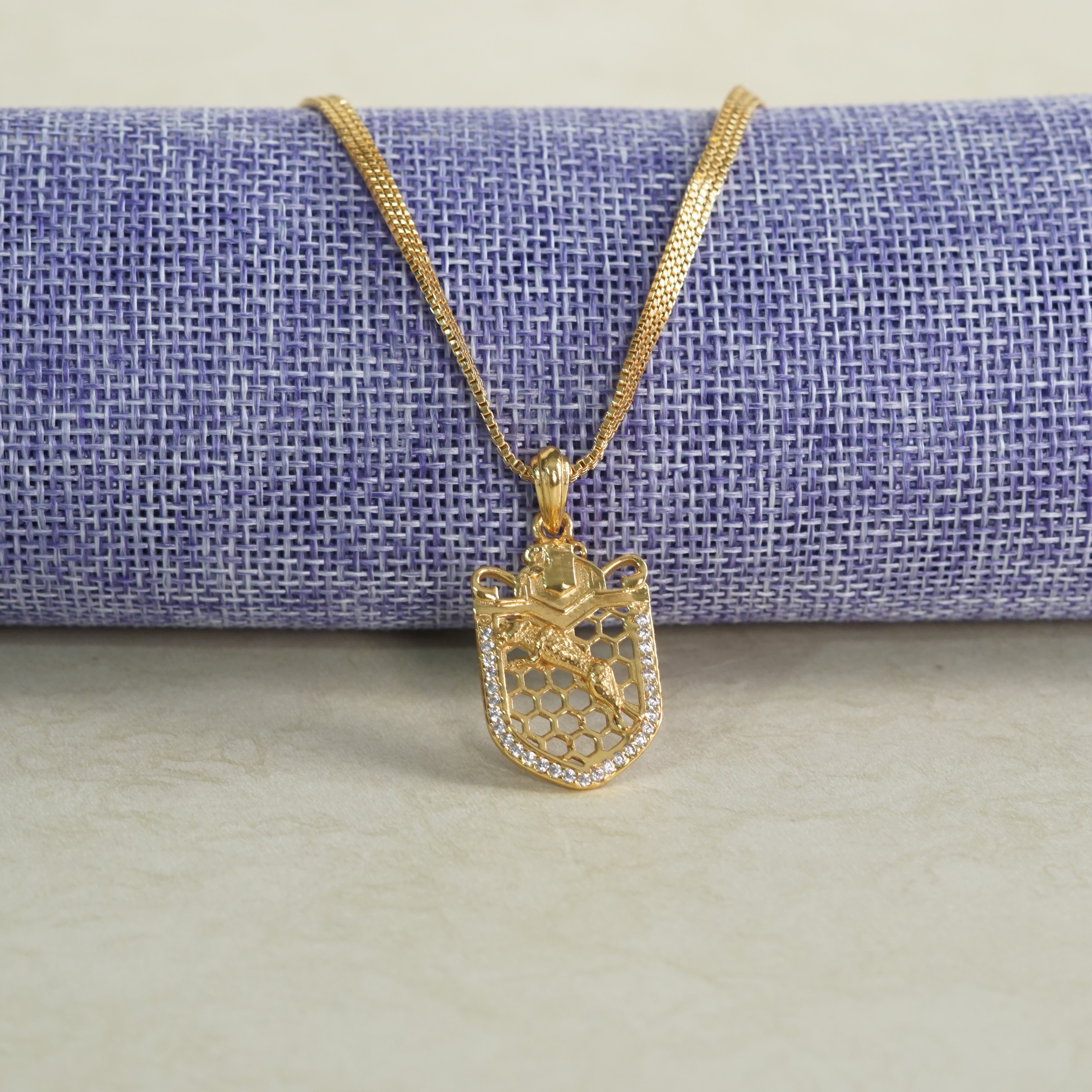 Jaguar Unisex Solid Gold Men's Chain Pandant (Chain-21inch)